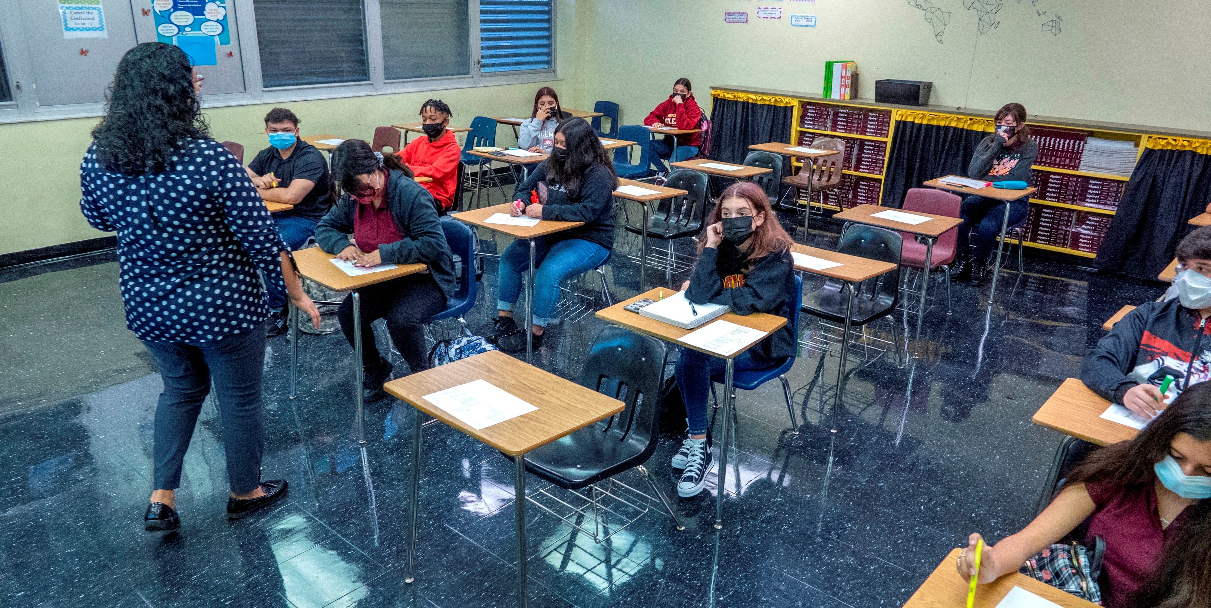 Arrestan a profesora en Florida por organizar peleas | Zona 3 ...